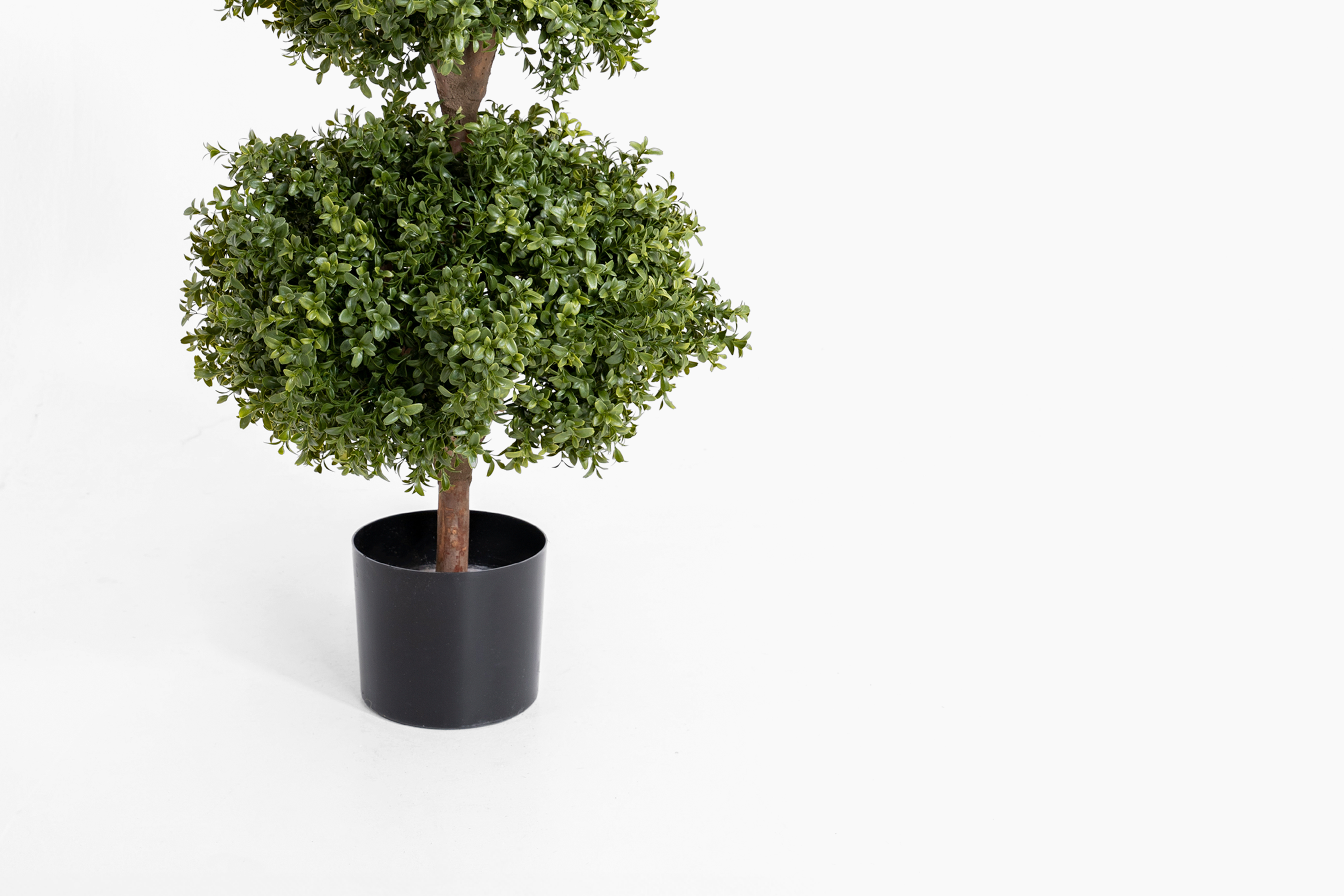 Artificial round tree store